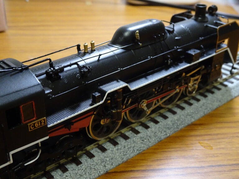 » 安達16番C61-2の改造（34）機関車・炭水車の飾り付け｜鉄道模型製造所